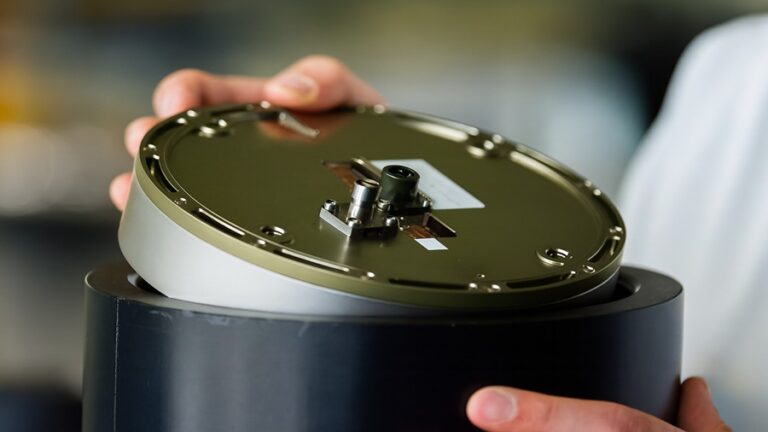 Raytheon UK to Supply Landshield Plus Antennas for CV90 Vehicles ...